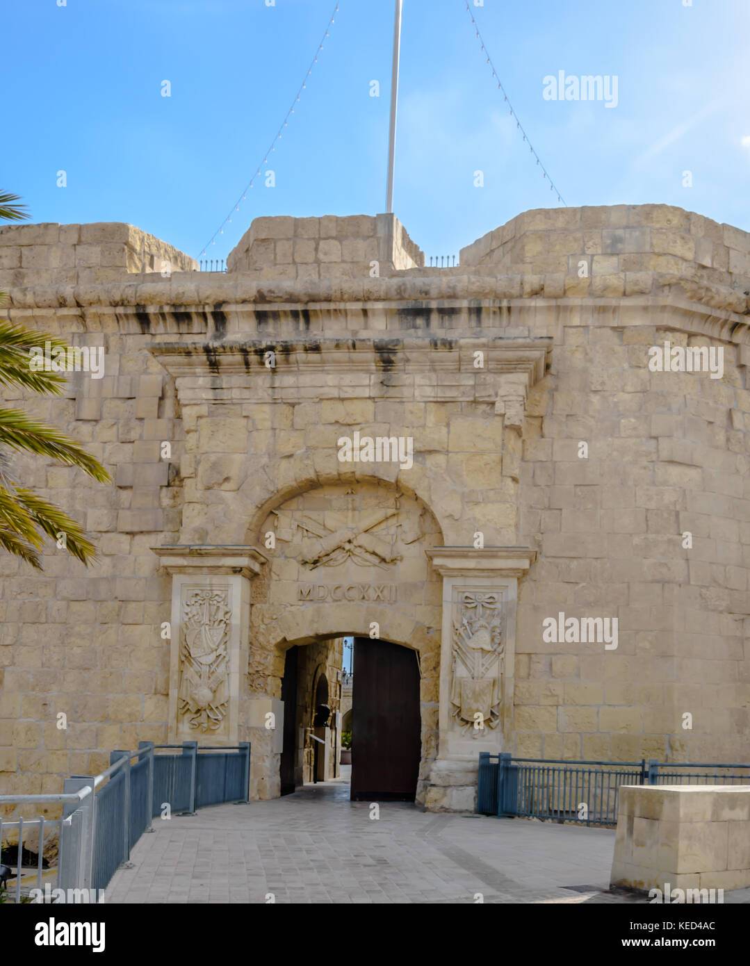 Birgu gate hi-res stock photography and images - Alamy