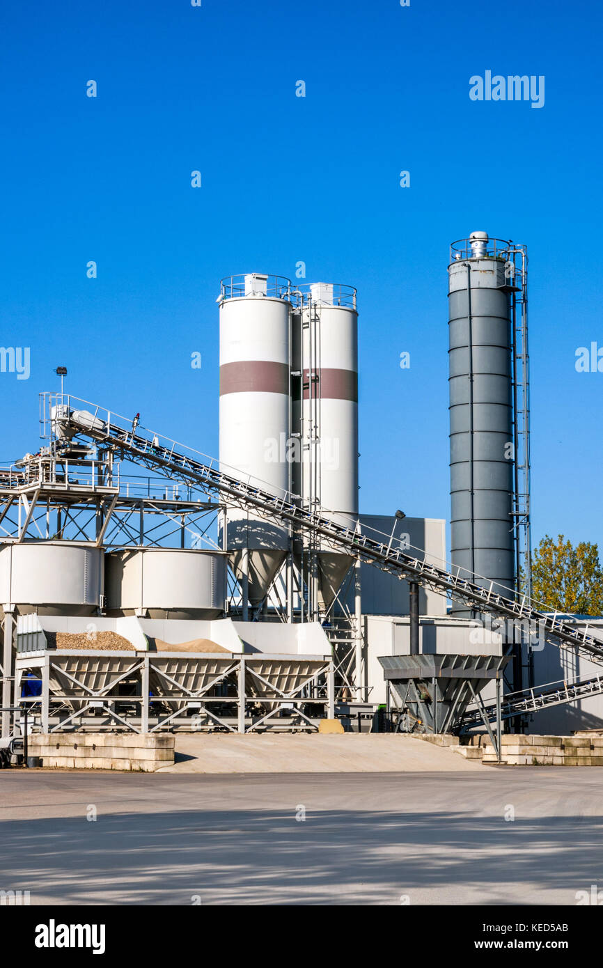 construction industry concrete plant Stock Photo - Alamy