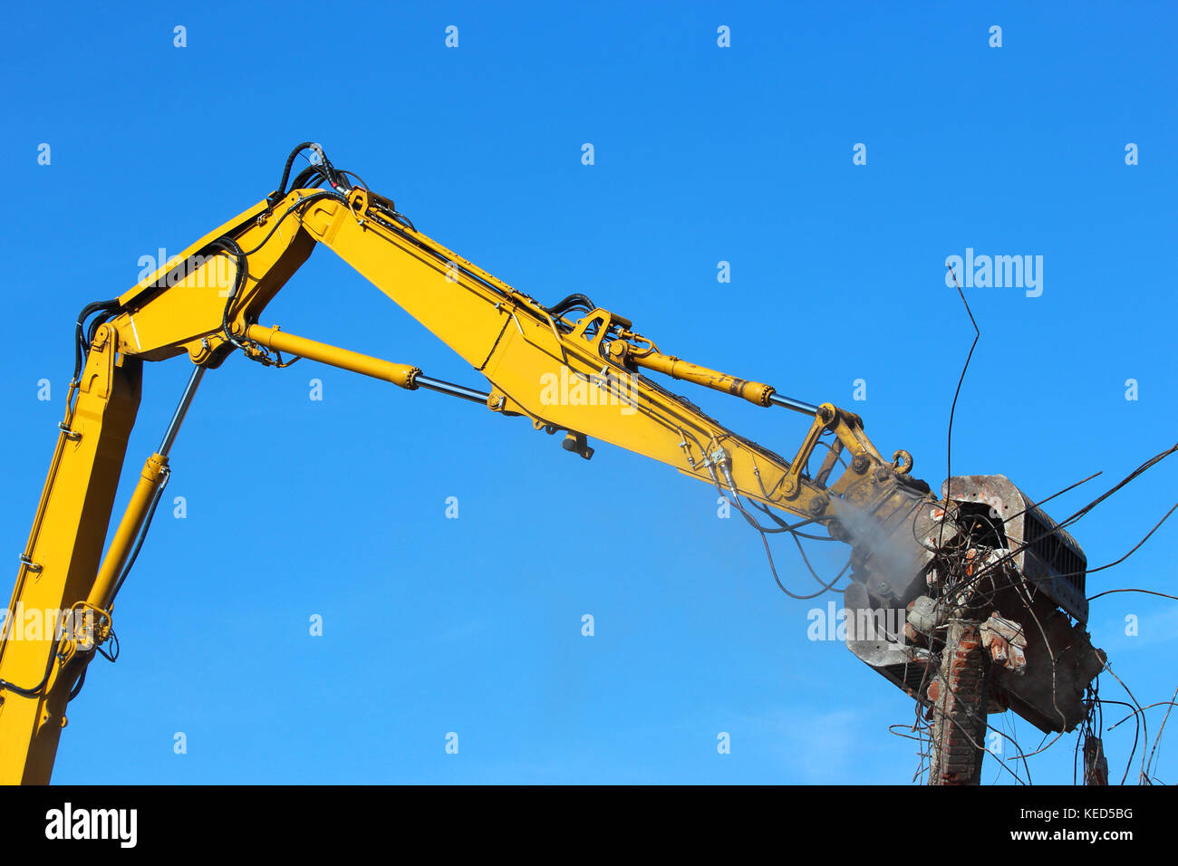 Demolition of large building hi-res stock photography and images - Alamy