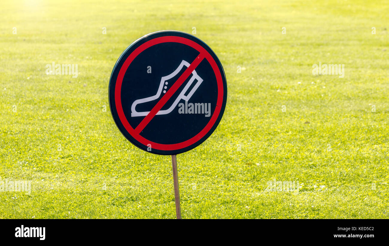 No shoe sign hi-res stock photography and images - Alamy