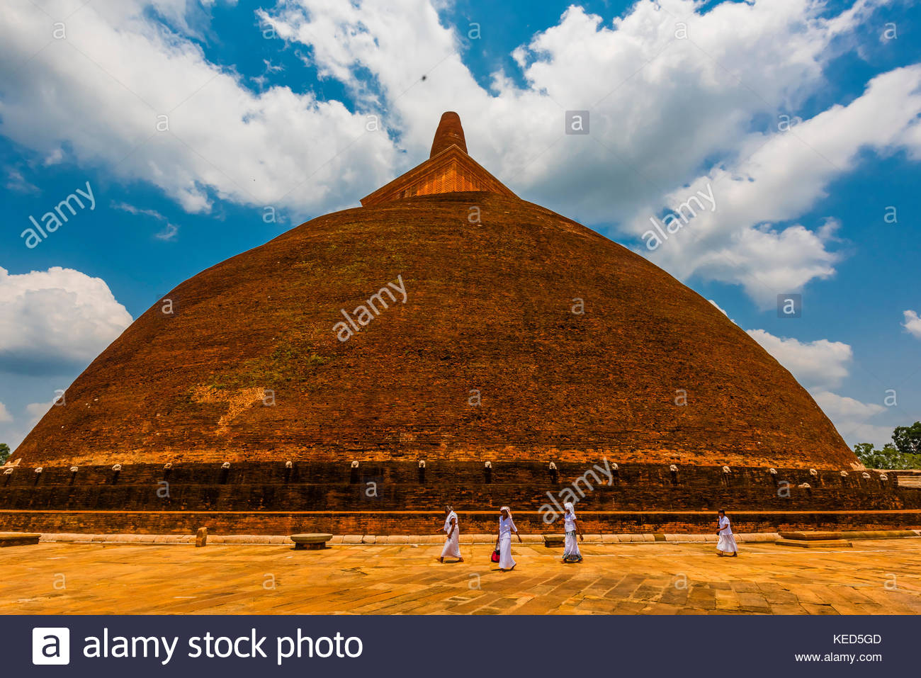 Anuradhapura Ruins Stock Photos & Anuradhapura Ruins Stock Images - Alamy