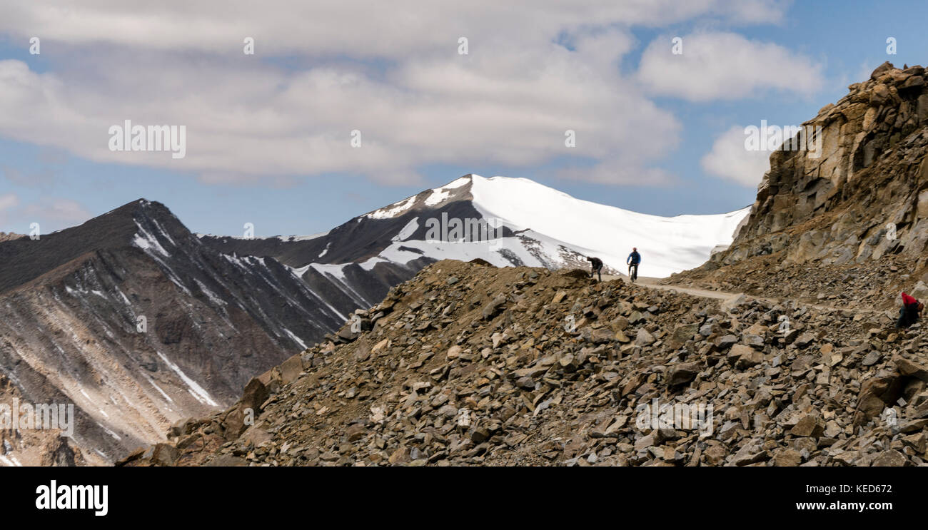 Khardungla hi-res stock photography and images - Alamy