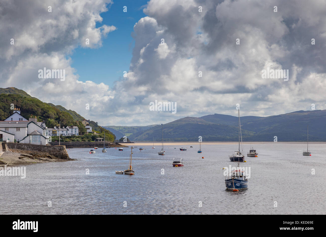 Aberdyfi harbour hi-res stock photography and images - Alamy
