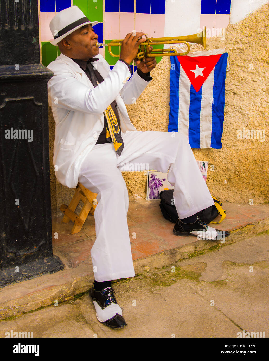 Street performer playing trumpet in hi-res stock photography and images ...