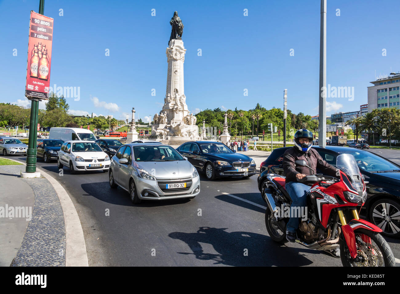 Plaza roundabout hi-res stock photography and images - Alamy