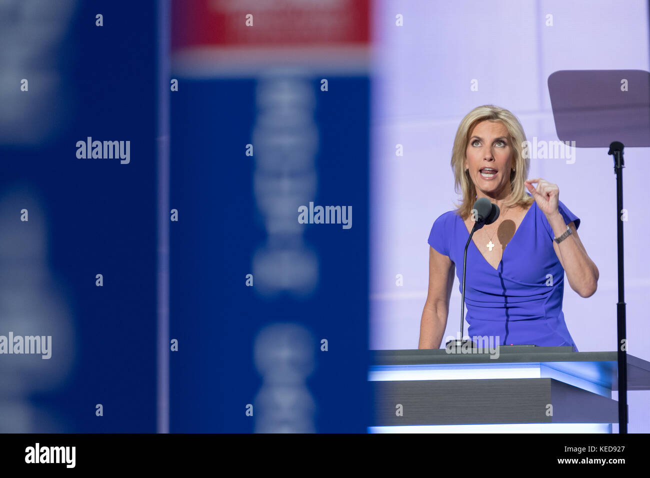 Laura ingraham 2016 hi-res stock photography and images - Alamy