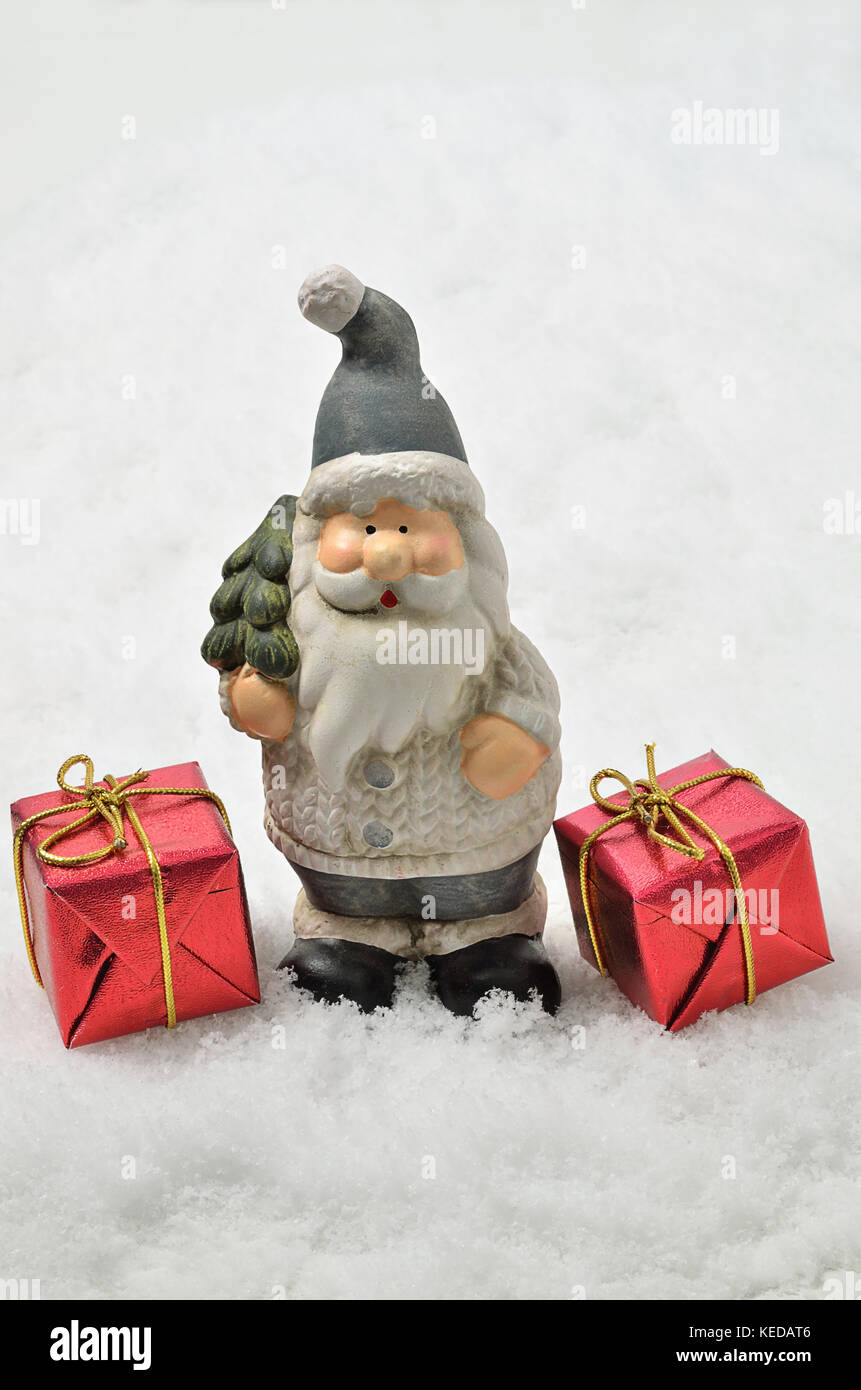 Father christmas with parcel hi-res stock photography and images - Alamy