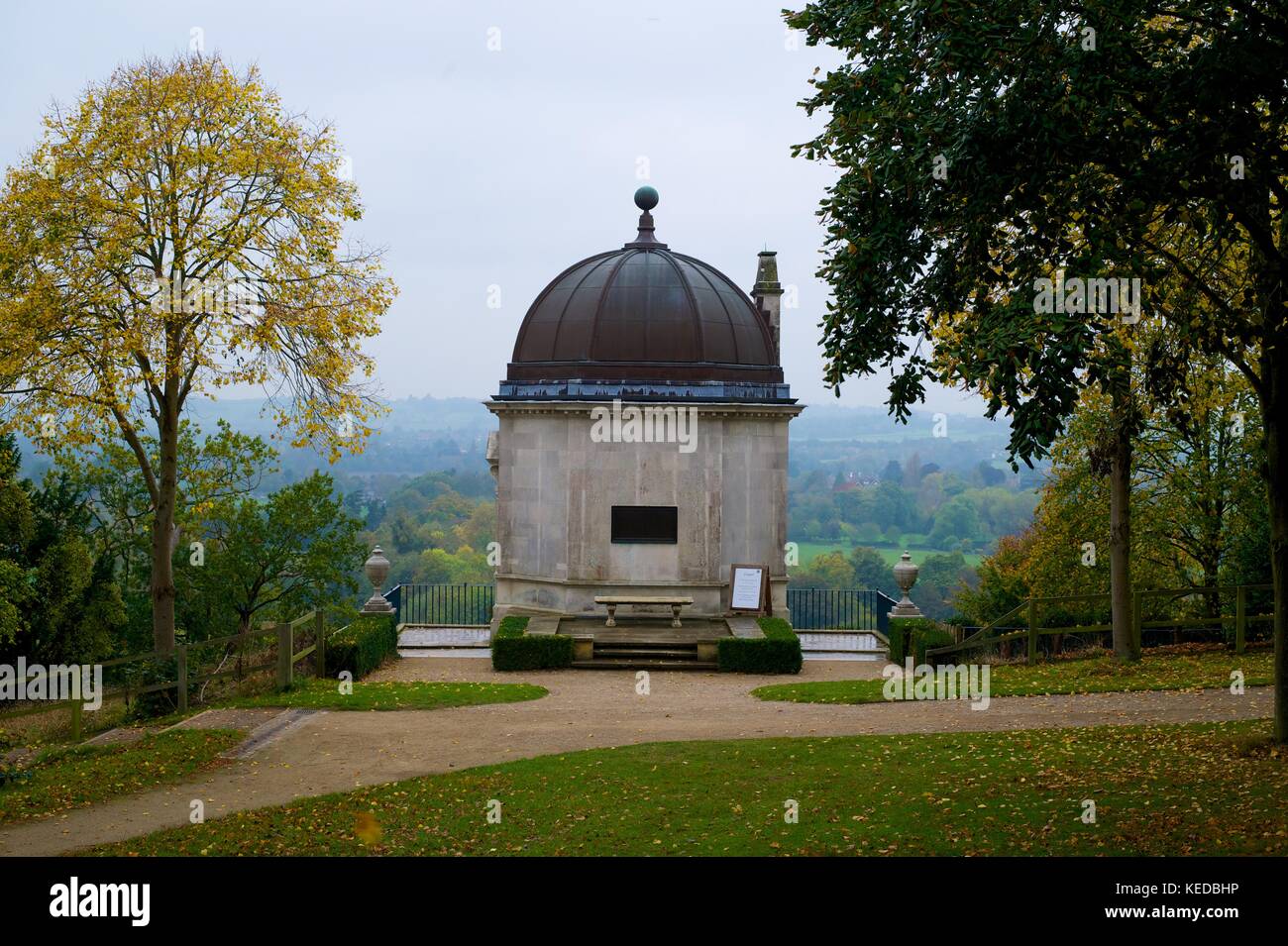 Cliveden water garden hi-res stock photography and images - Alamy