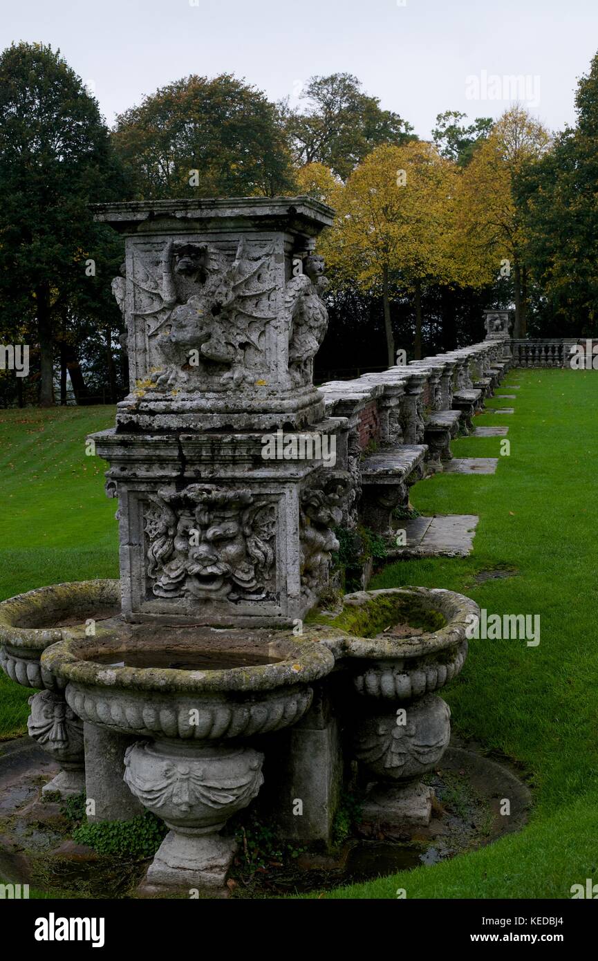 Cliveden water garden hi-res stock photography and images - Alamy
