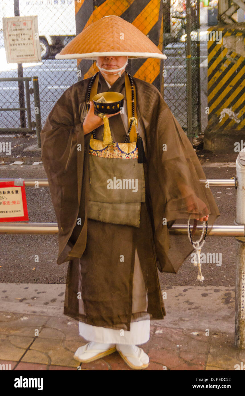 Buddhist monk tokyo hi-res stock photography and images - Alamy