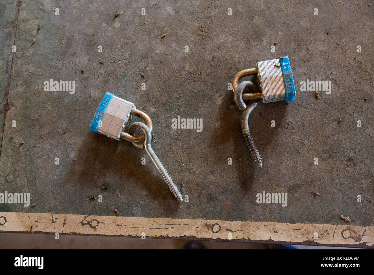 Hasp locks hi-res stock photography and images - Alamy