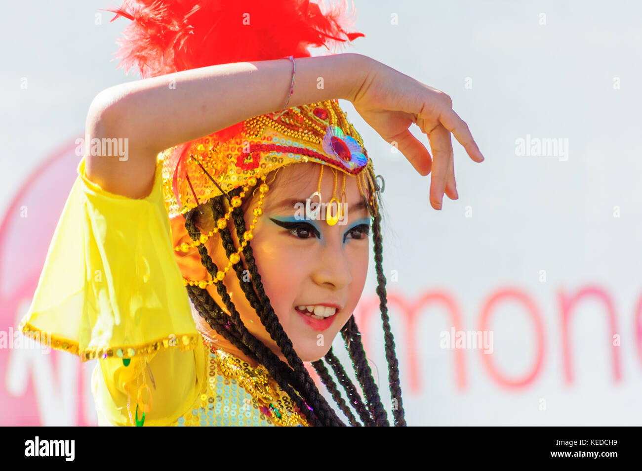 EDINBURGH, SCOTLAND - AUGUST 17, 2016: Female performer dancing on the ...