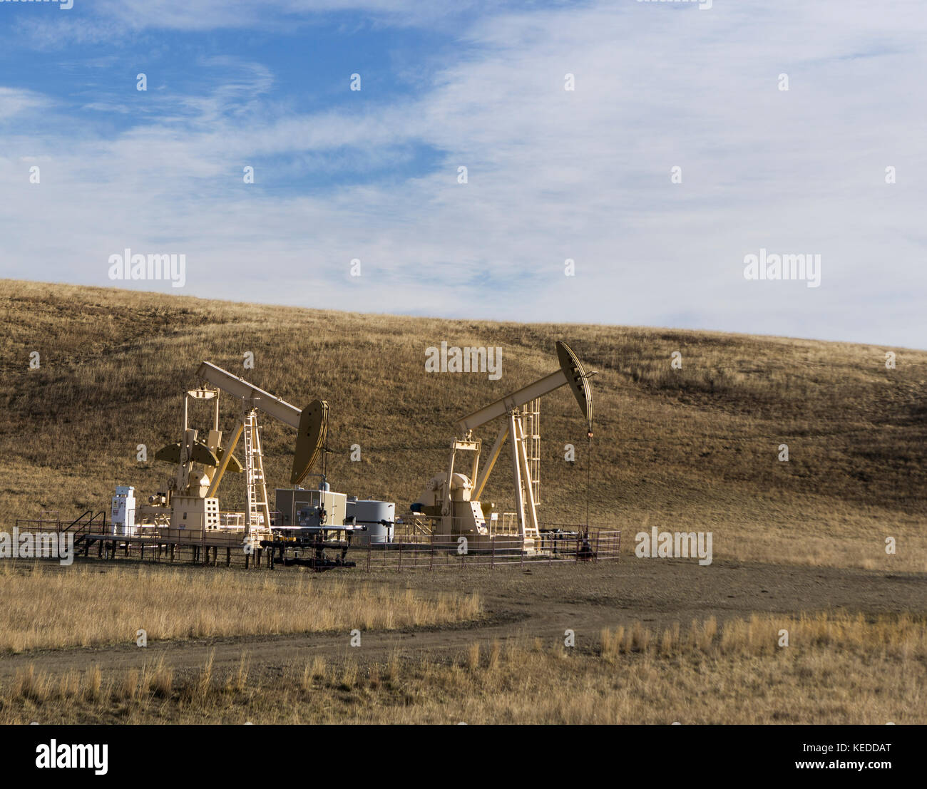 Alberta oil rig hi-res stock photography and images - Alamy
