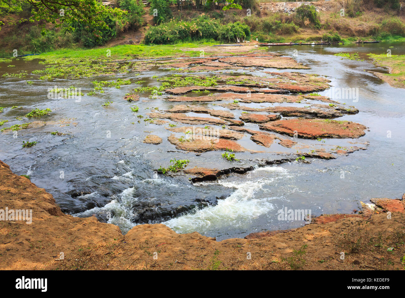 Dried up river bed uk hi-res stock photography and images - Alamy