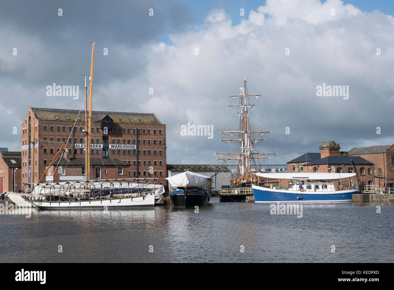 Gloucester sharpness ship canal hi-res stock photography and images - Alamy
