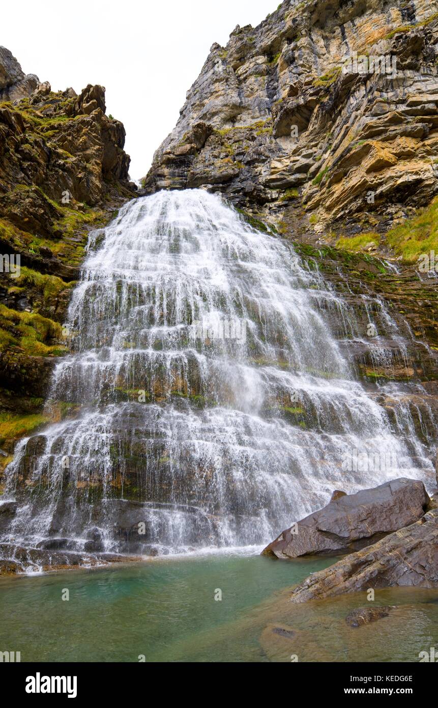 Cola de Caballo waterfall in Ordesa National Park, Pyrenees, Huesca ...