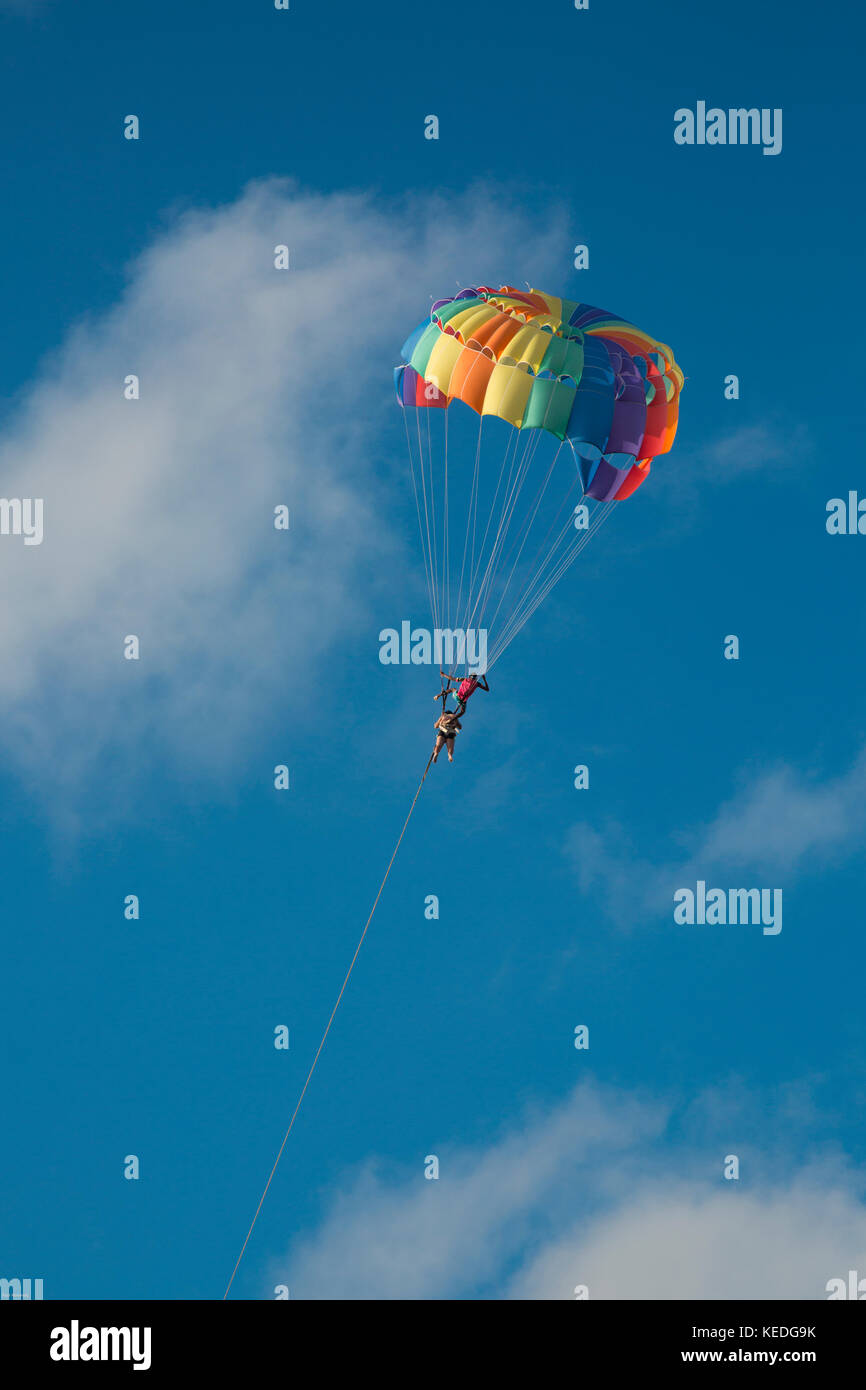 Tandem parasailing hi-res stock photography and images - Alamy