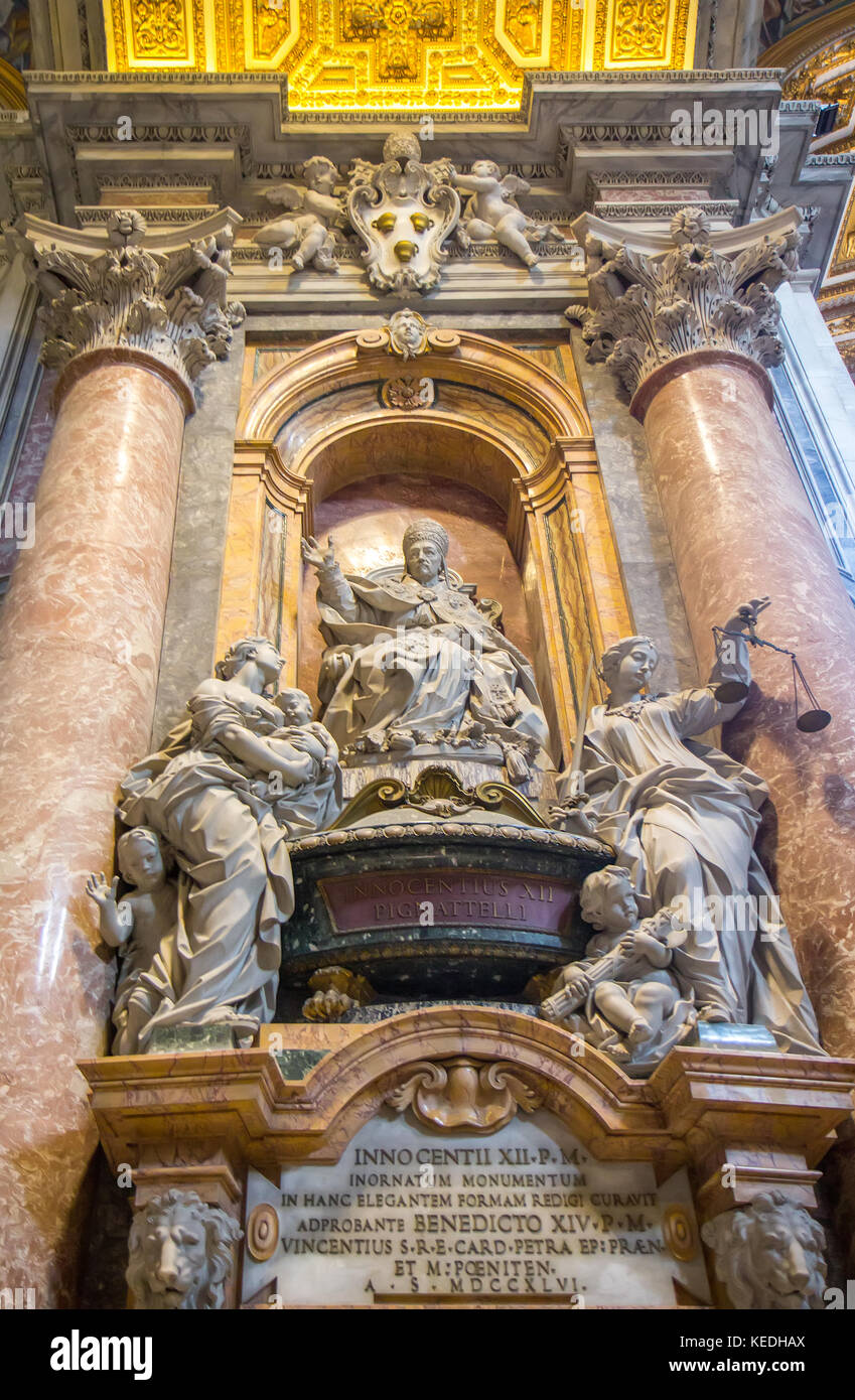 Statue of a Pope, Basilica of St. Peter, Vatican City Stock Photo - Alamy