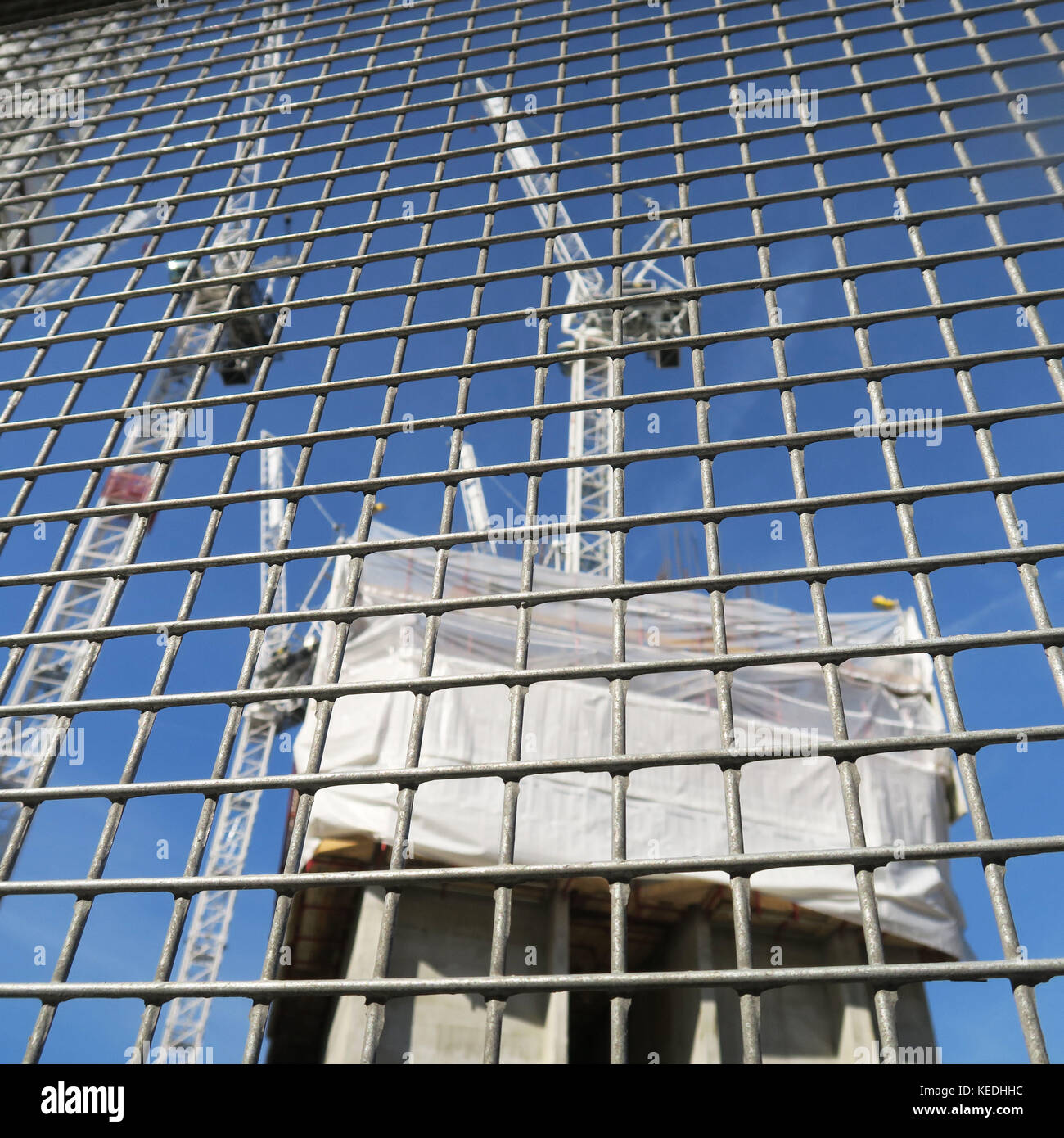 Steel grille hi-res stock photography and images - Alamy