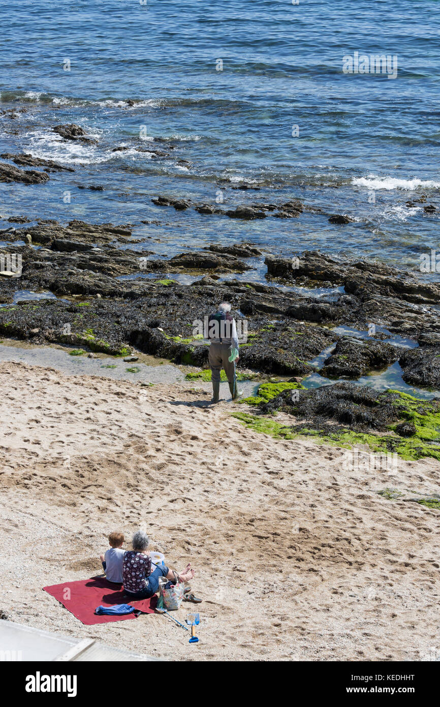 family holiday on sunny Cornish beach Stock Photo - Alamy