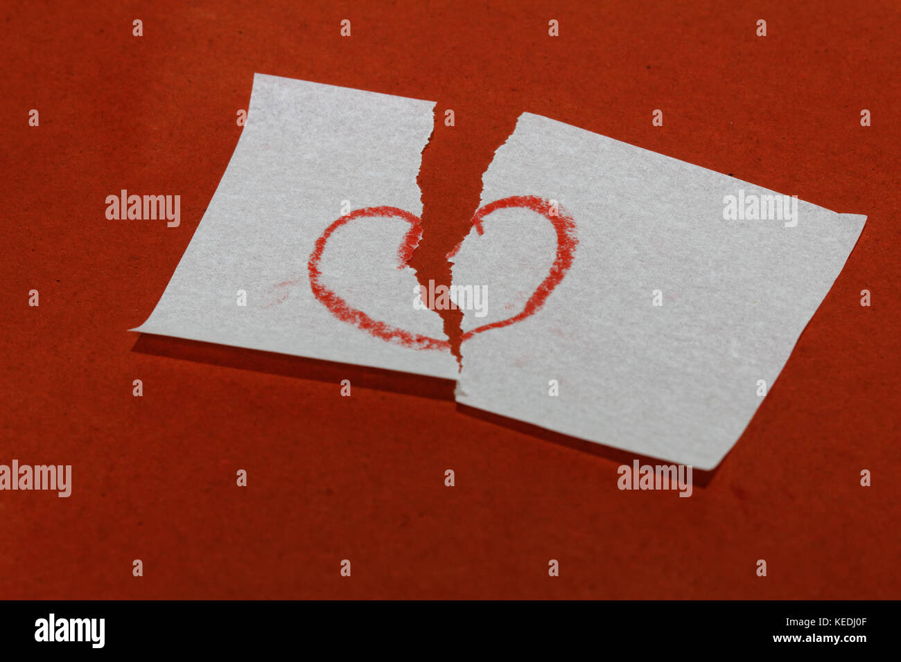 Broken heart symbol hi-res stock photography and images - Alamy