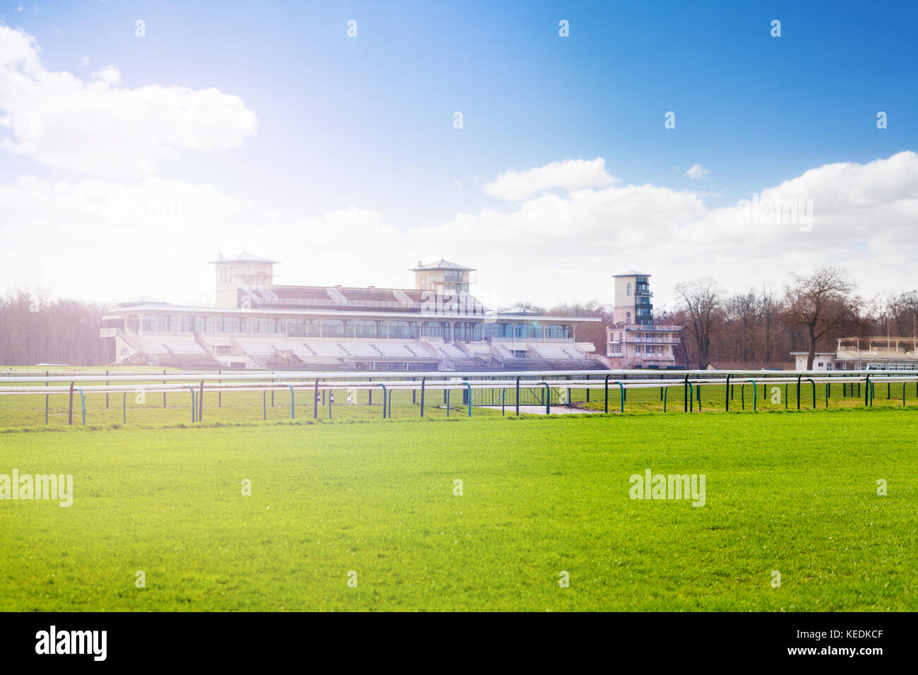 Chantilly horse racing hi-res stock photography and images - Alamy