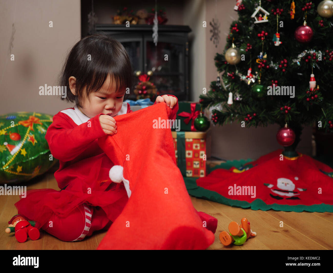 Cute asian chinese baby girl hi-res stock photography and images - Alamy
