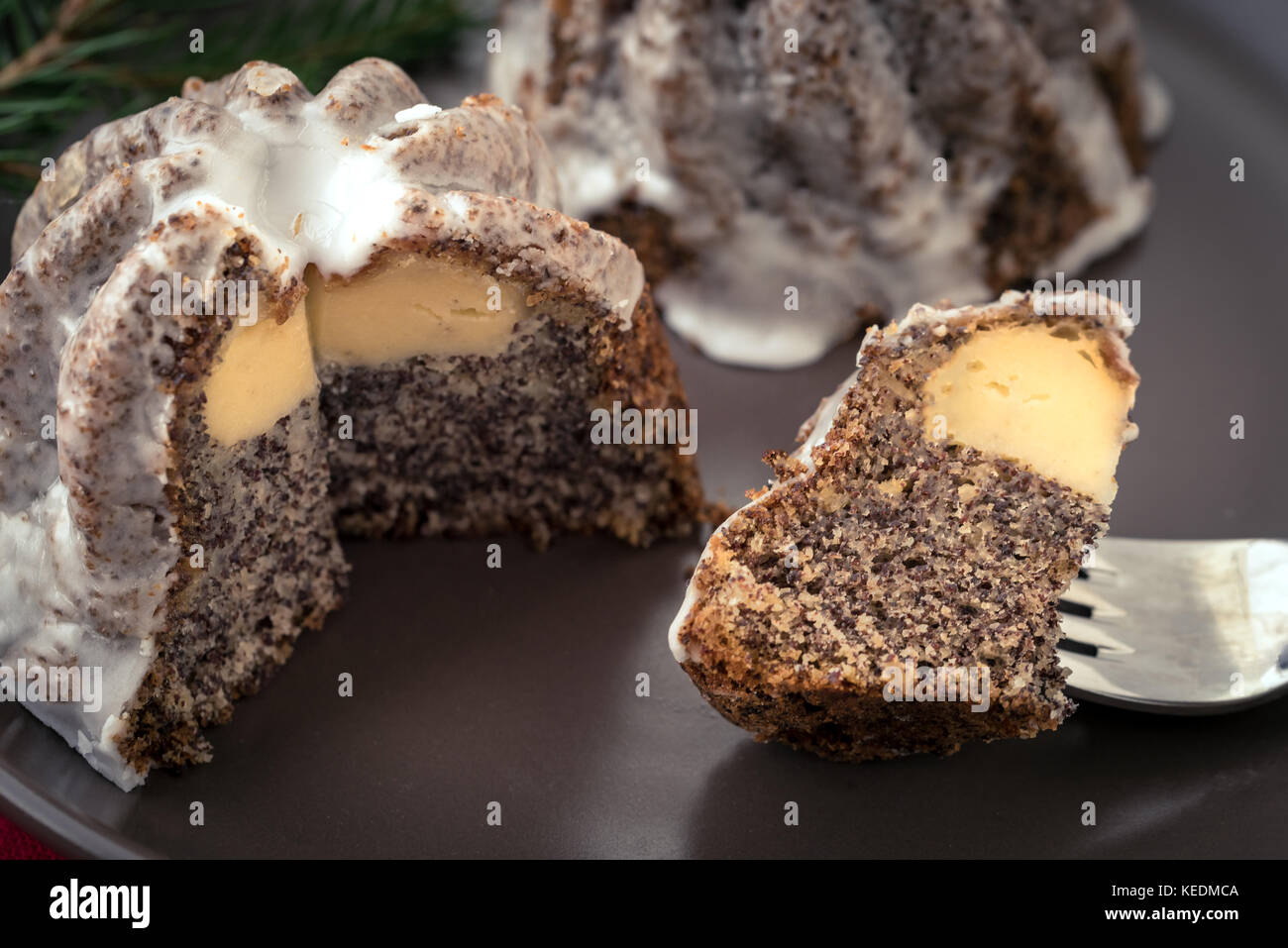 Poppy seed cheese hi-res stock photography and images - Alamy