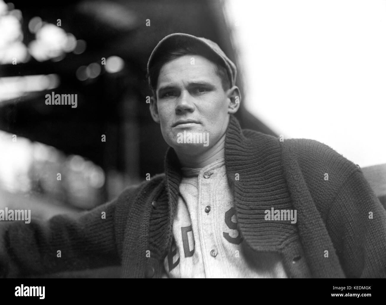 Left handed baseball hi-res stock photography and images - Alamy