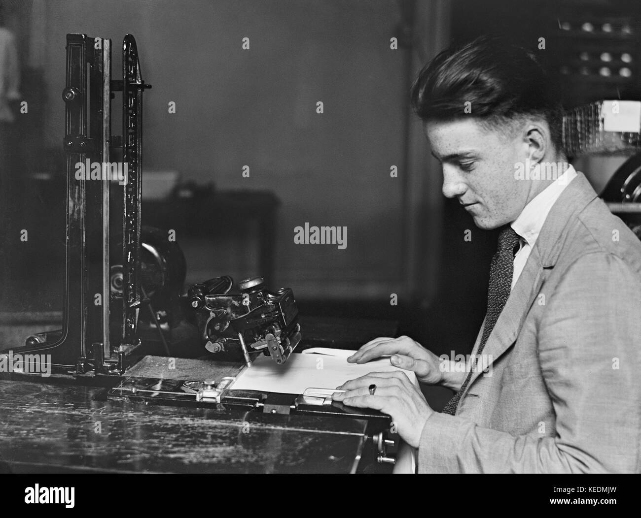1910s technology hi-res stock photography and images - Alamy