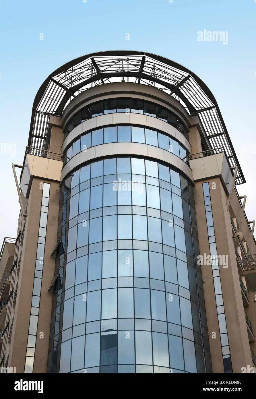 Modern tall building exterior with glass facade Stock Photo - Alamy