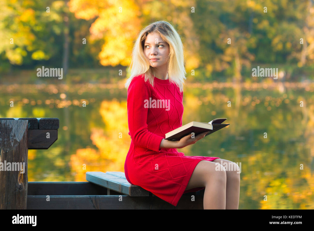 Beautiful woman nature fall hi-res stock photography and images - Alamy