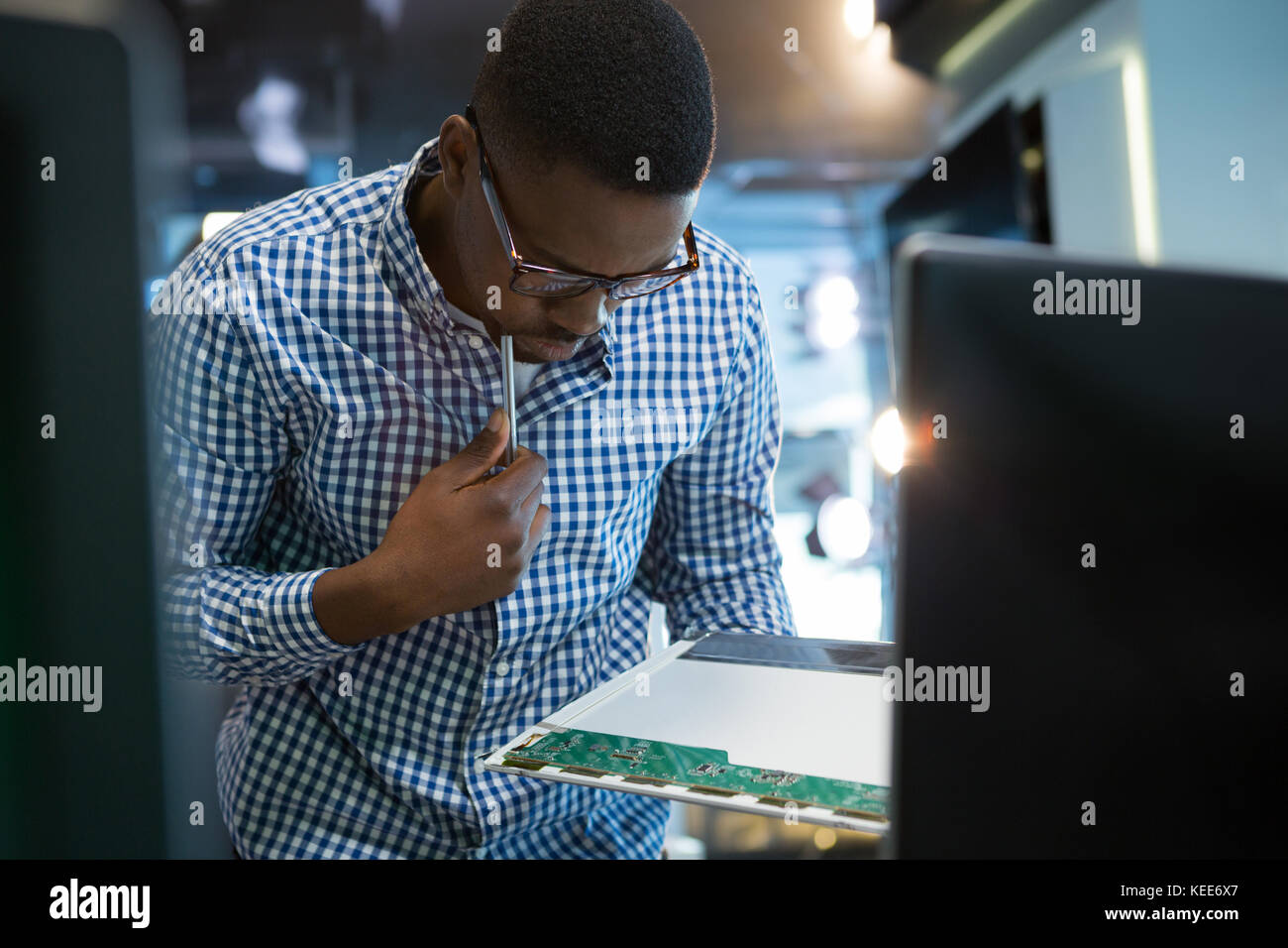 Engineer computer black motherboard hi-res stock photography and images ...