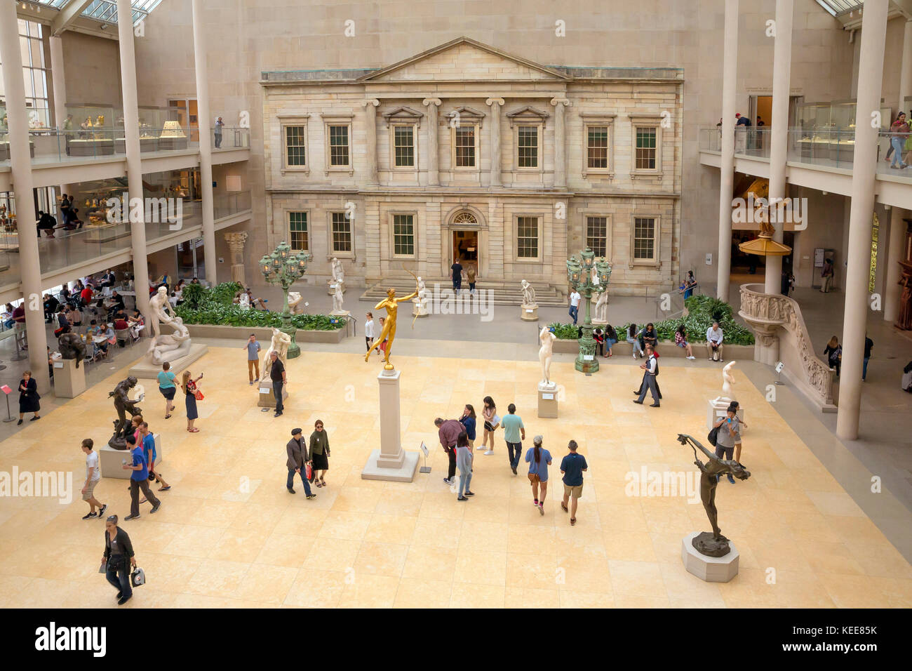 Courtyard of the American Wing, Metropolitan Museum of Art, Manhattan ...
