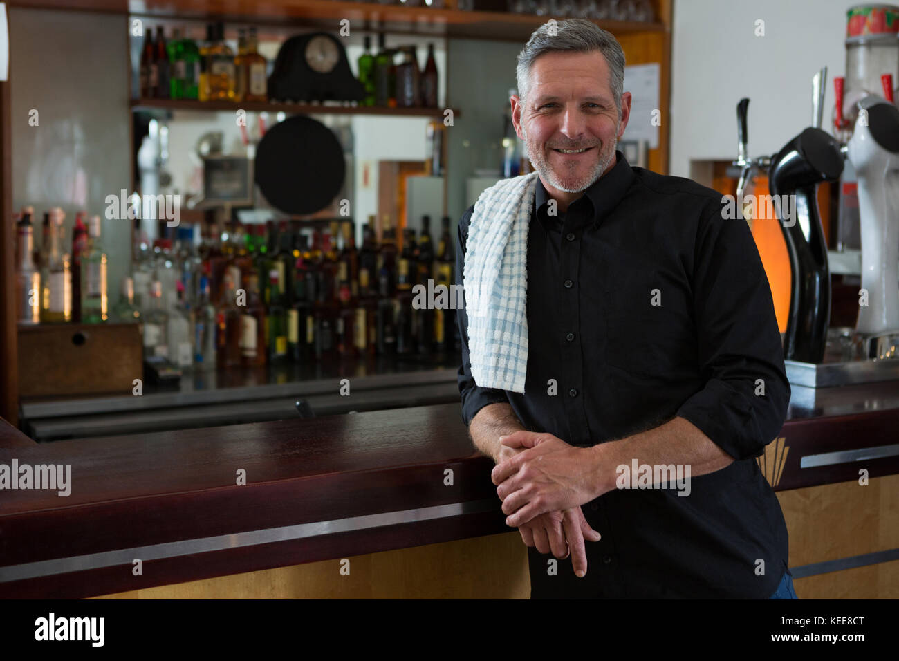 Happy bar hi-res stock photography and images - Alamy