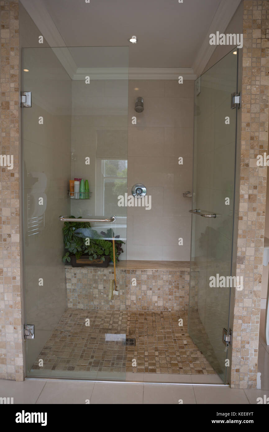 Empty bathroom at home Stock Photo - Alamy