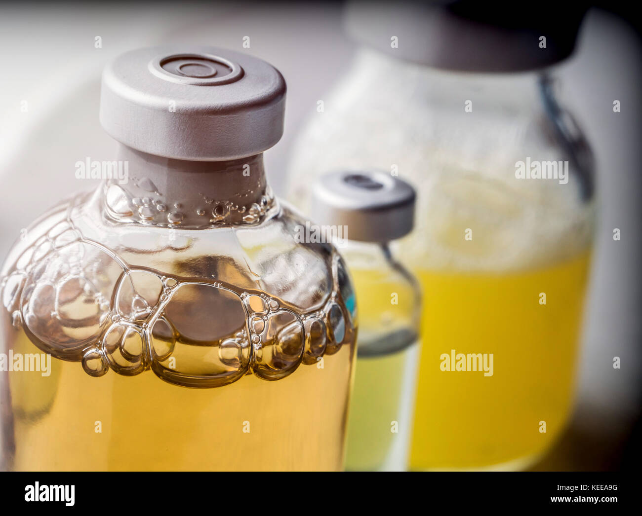 Medicine in vials, ready for vaccine injection Stock Photo - Alamy