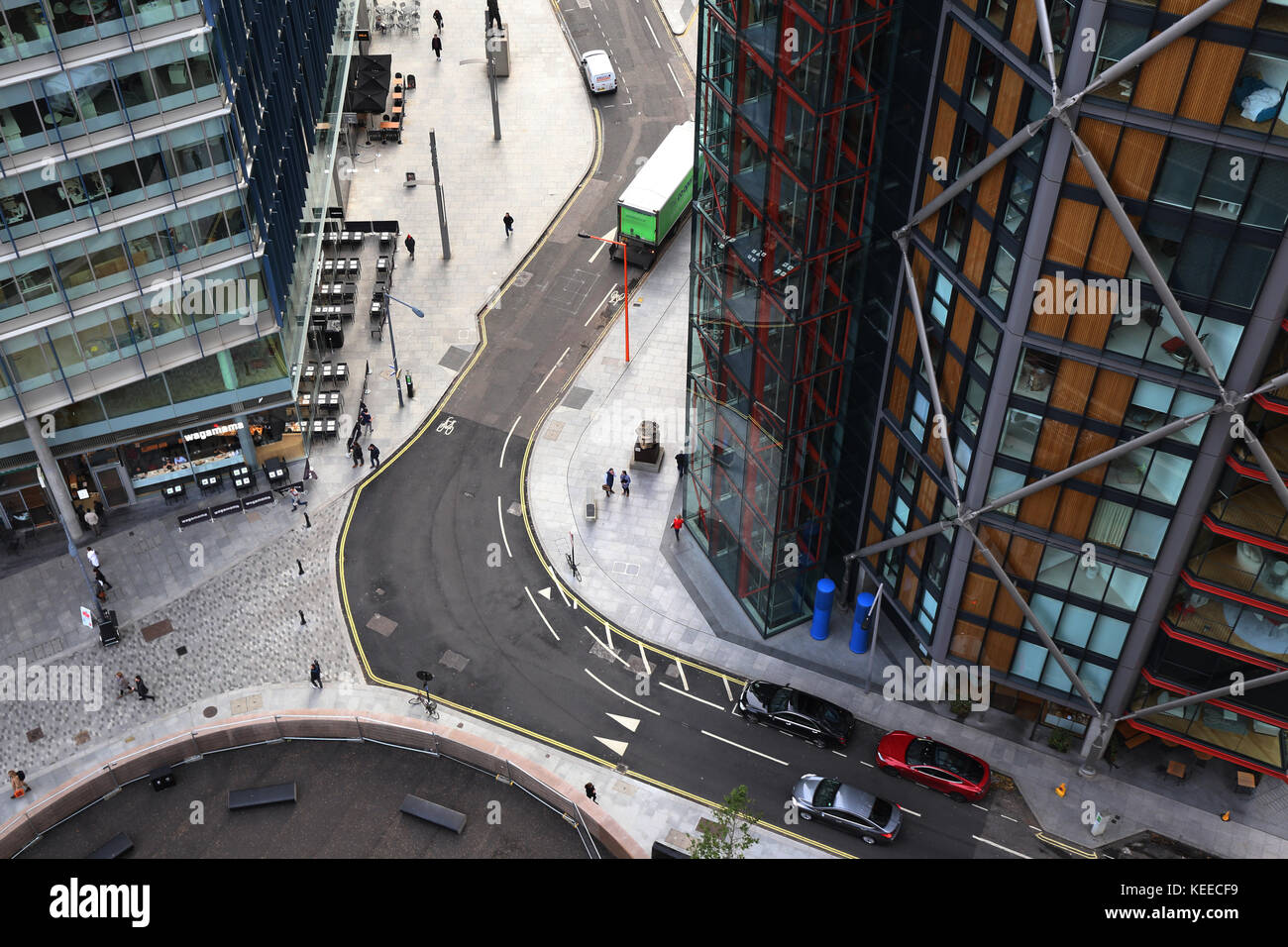 Streets from above hi-res stock photography and images - Alamy