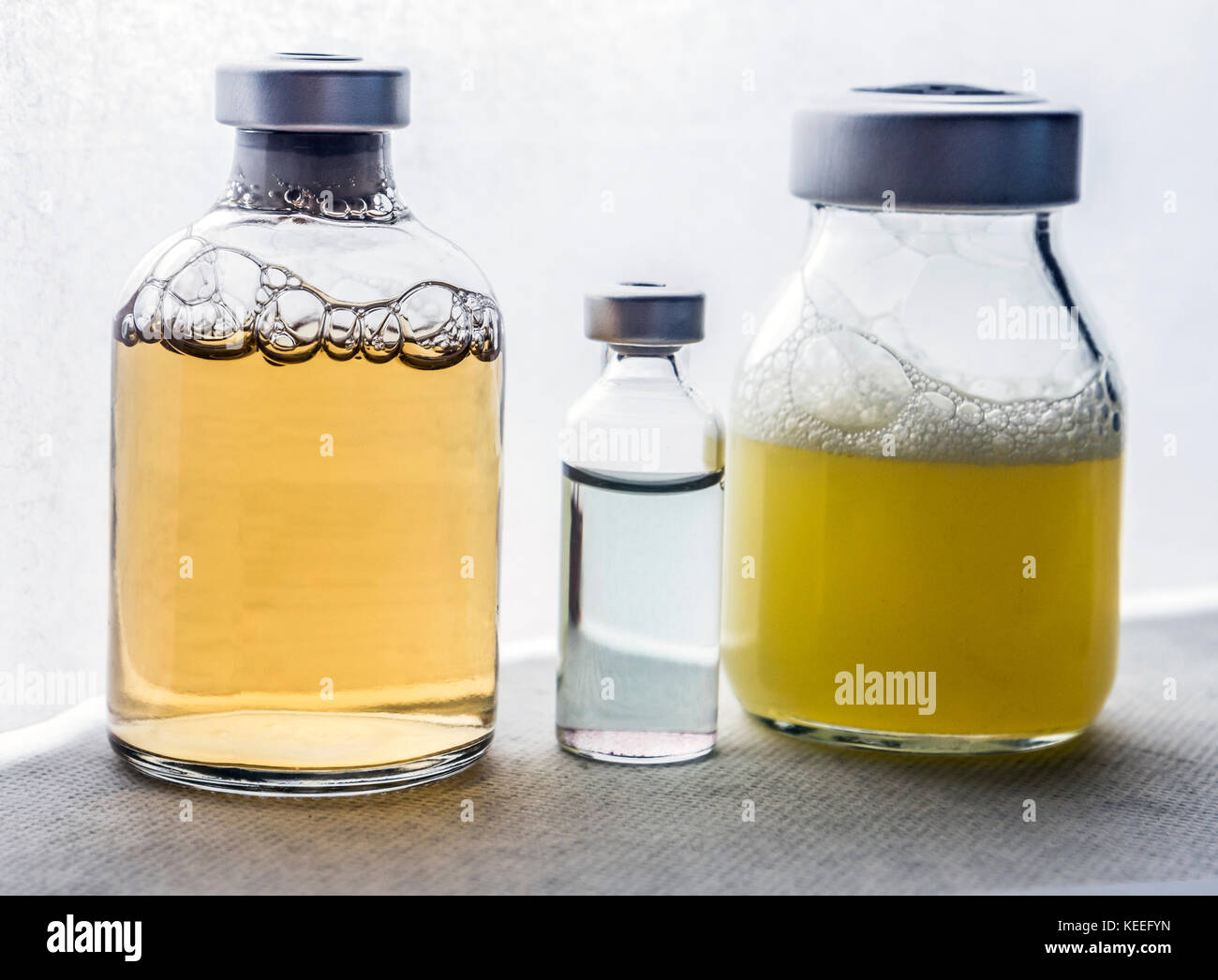 Vaccine injection hi-res stock photography and images - Alamy