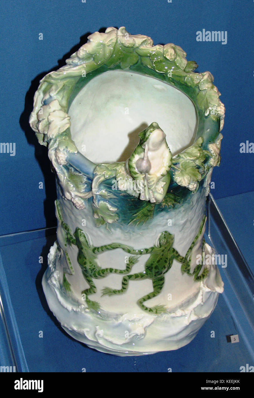Vase Frogs 01 Stock Photo - Alamy