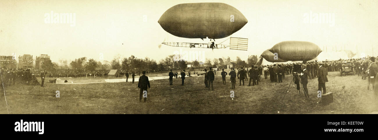 New dirigible balloon hi-res stock photography and images - Alamy
