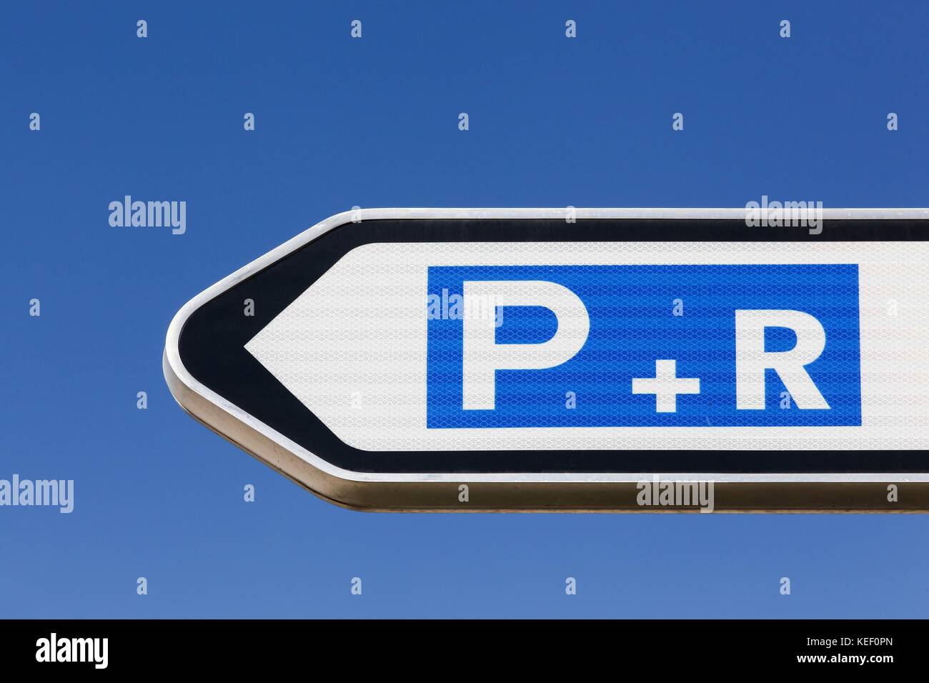 Direction sign arrow carpark hi-res stock photography and images - Alamy