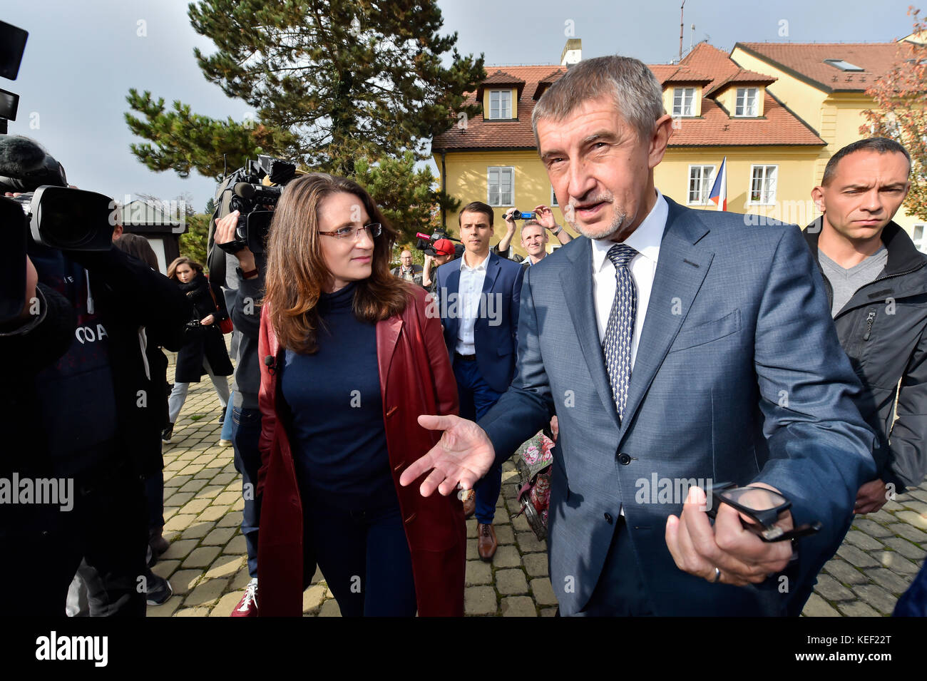 Pruhonice, Czech Republic. 20th Oct, 2017. Andrej Babis (right, front ...