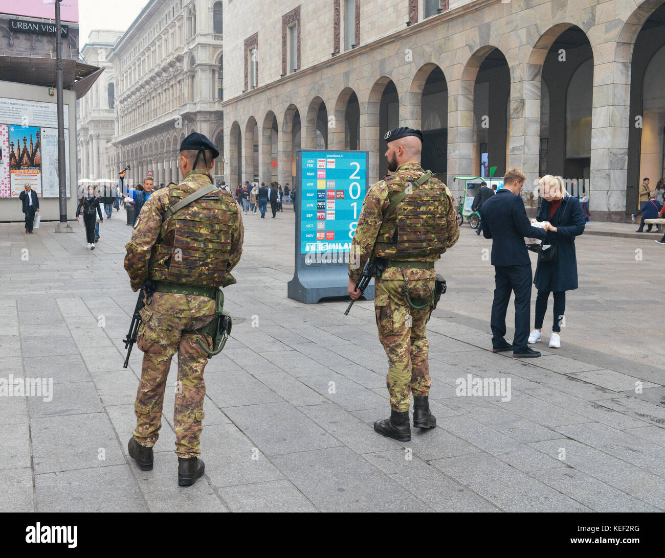 Milan, Italy. 20th Oct, 2017. An Italian army soldier stands on guard ...