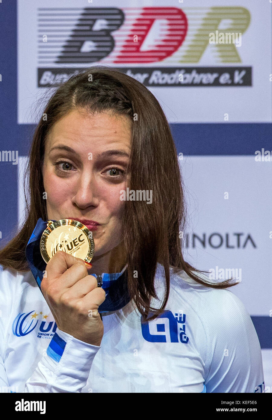 Berlin, Germany. 20th Oct, 2017. Miriam Welte celebrates after winning ...