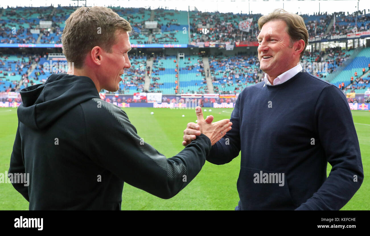 Leipzig, Germany. 21st Oct, 2017. Leipzig's coach Ralph Hasenhuettl (r ...
