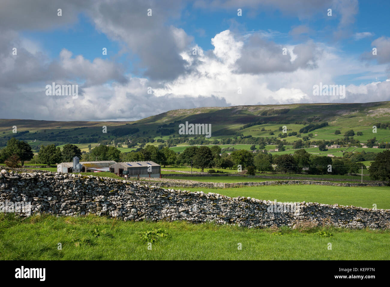Yorkshire farm buildings hi-res stock photography and images - Alamy