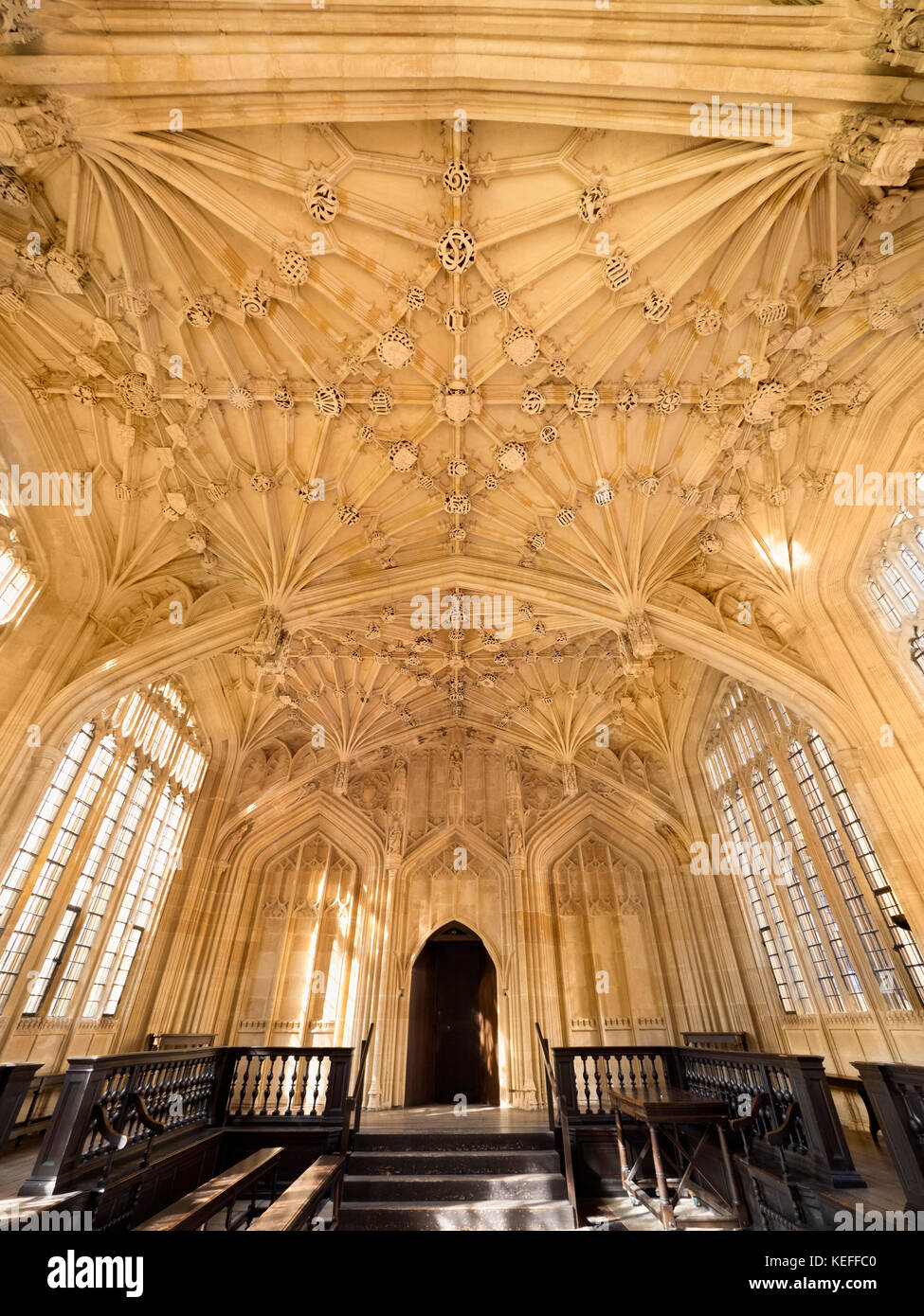 Ceiling colour hi-res stock photography and images - Alamy