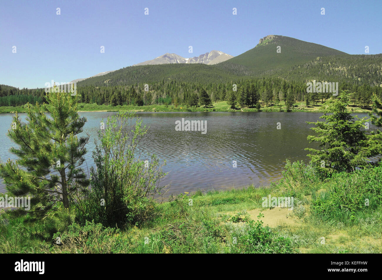 Two mountain peaks hi-res stock photography and images - Alamy