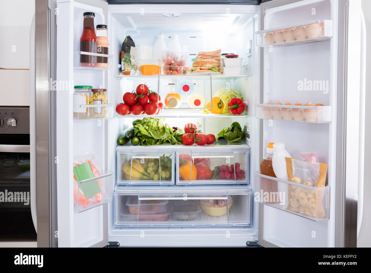 Vegetables vegetable packed plastic hi-res stock photography and images ...